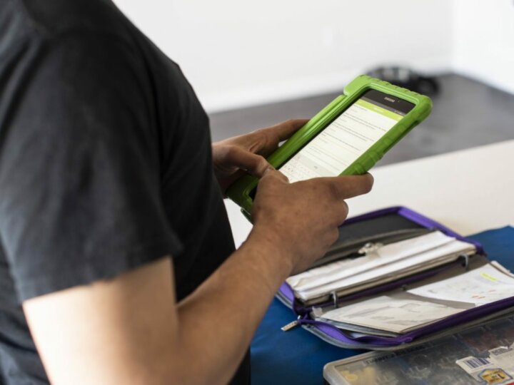 Best Apps for Plumbers: 12 Tools to Run Your Business