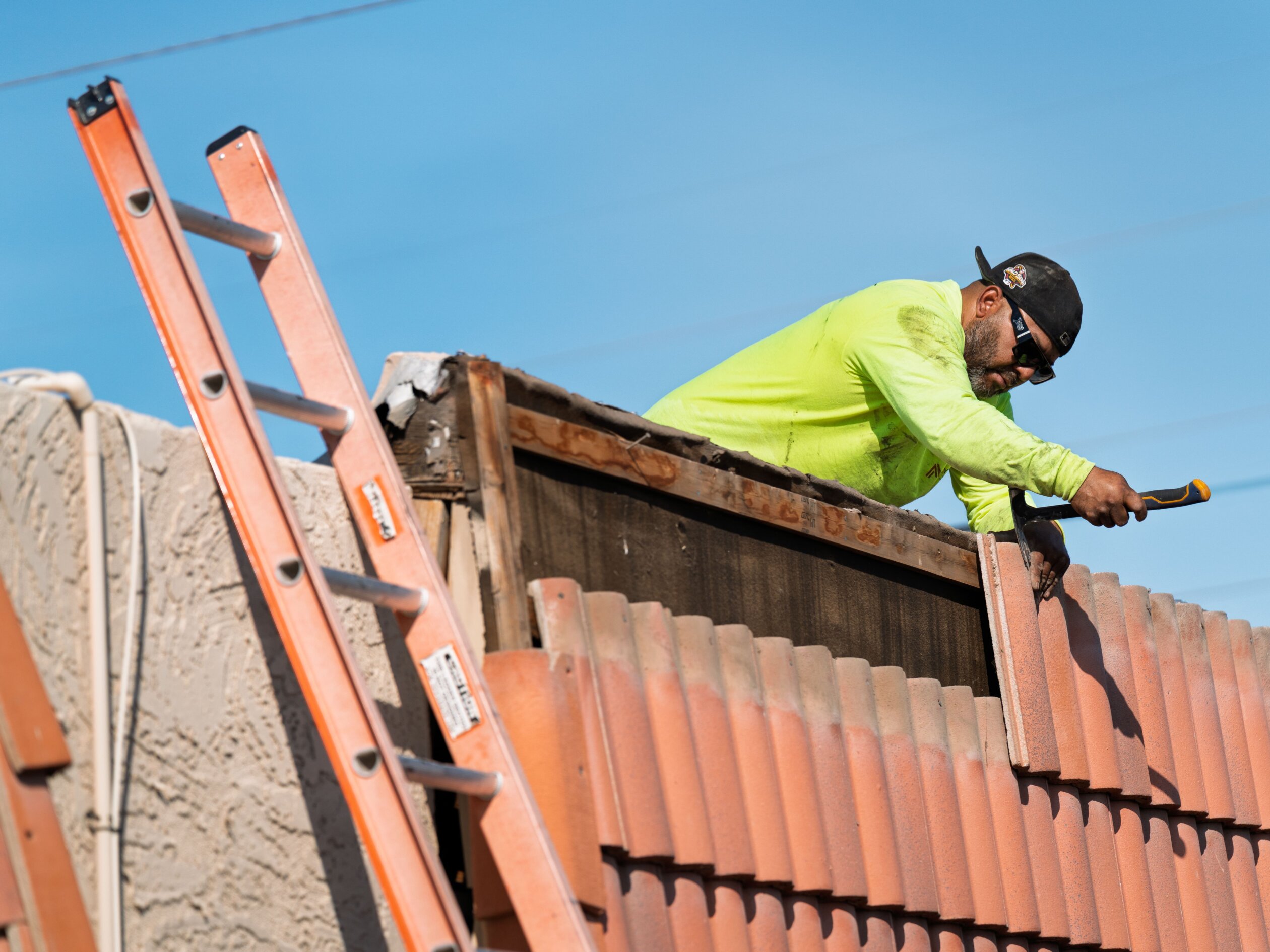 Roofing Tools List: 35 Tools That Pros Need